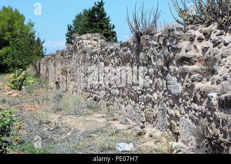 Greece, Corinth, Hexamilion wall Stock Photo - Alamy