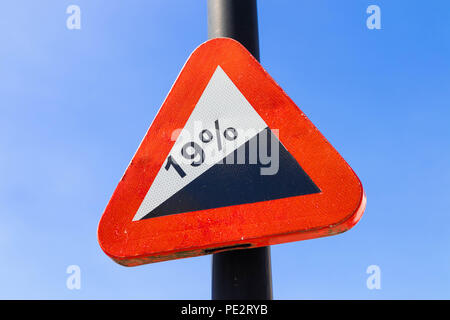 Road Sign Warning Dangerous Slope Stock Photo: 117691951 - Alamy