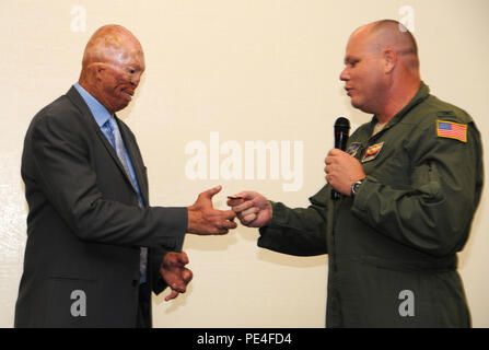 Phoenix Police Officer Jason Schechterle and his wife Suzie Schechterle ...