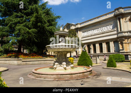 Statue of Lady Wulfruna and St Peters Church in Wolverhampton England ...