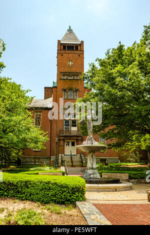 Red Brick Courthouse, Montgomery County Court House, Courthouse Square ...