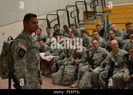 Soldiers assigned to the 324th Military Police Battalion deplane the ...