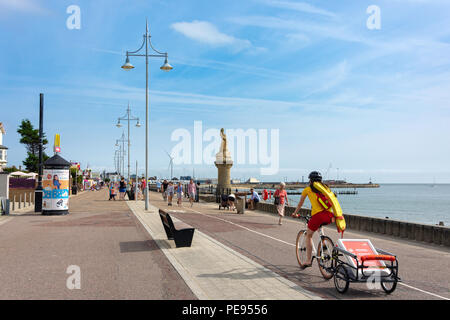 Lowestoft beach promenade, Lowestoft, Suffolk, England, United Kingdom ...