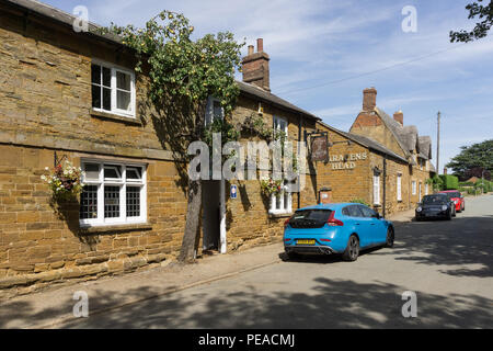 Saracens Head Little Brington Northamptonshire UK food drink eating eat ...