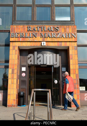 City Hall, Helene-Weigel-Platz, Marzahn, Berlin, Germany Stock Photo ...