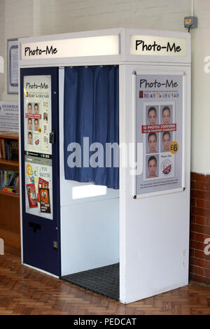 Passport photo booth Stock Photo - Alamy