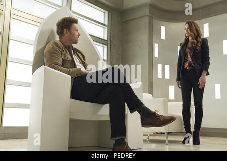 BRING 'EM BACK ALIVE, from left, Cindy Morgan, Bruce Boxleitner, 1982 ...