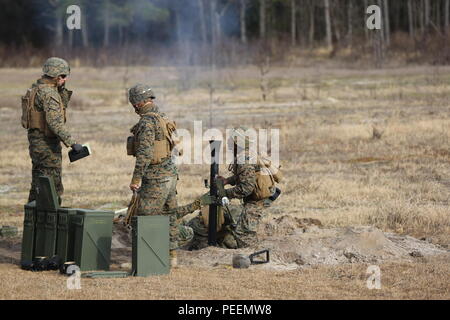Marines fire an 81 mm mortar in the Battle of Obong-ni Ridge, August ...