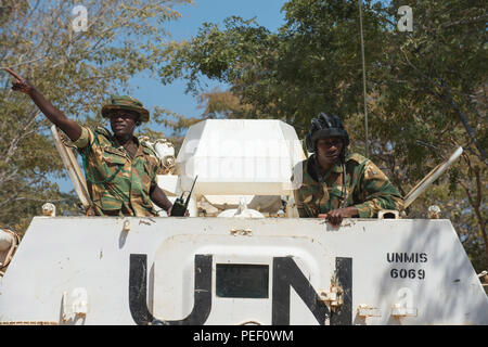Soldiers with the Zambian Defense Force communicate with ground troops ...