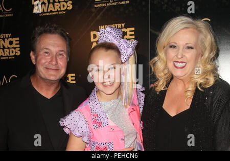 Jojo Siwa, Tom Siwa and Jessalynn Siwa at the 2018 Industry Dance ...