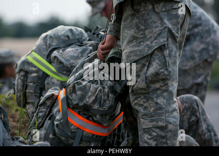 Soldier rucking 12 miles in this year's Best Warrior Competition to ...