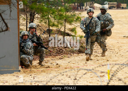 Soldiers assigned to 122nd Aviation Support Battalion, 82nd Combat ...
