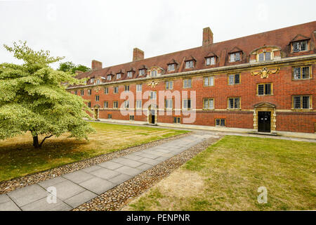 Entrance gate to Magdalene College, University of Cambridge, Magdalene ...