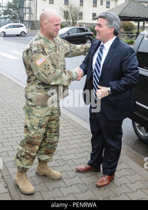 Brig. Gen. James J. Mingus, the 4th Infantry Division deputy commander ...