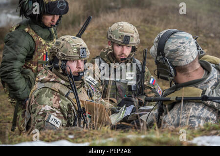 Slovenian and Italian Army Joint Terminal Attack Controller soldiers ...