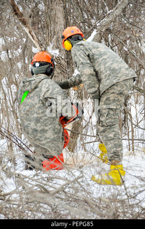 Soldiers with the 770th Engineer Company, 479th Engineer Battalion ...