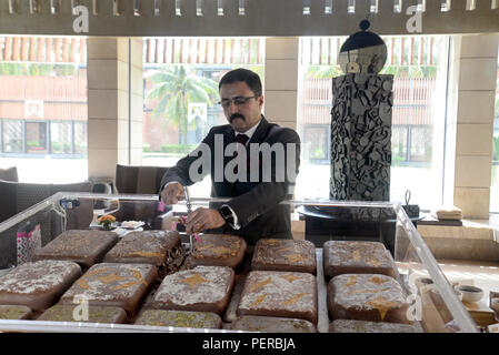Kolkata, India. 16th Aug, 2018. ITC Sonar Bangla General Manager Atul ...