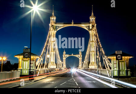 Albert bridge, London, Night view Stock Photo - Alamy