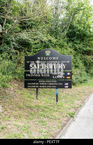 Welcome to Salisbury sign on side of road Stock Photo - Alamy