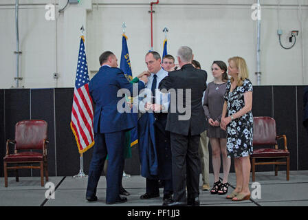 Klamath Falls, Oregon pin on map Stock Photo - Alamy