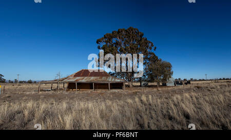 Abandoned House in the Outback Stock Photo - Alamy