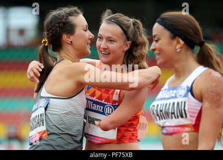 Marlene van Gansewinkel of the Netherlands, right, leads Irmgard ...