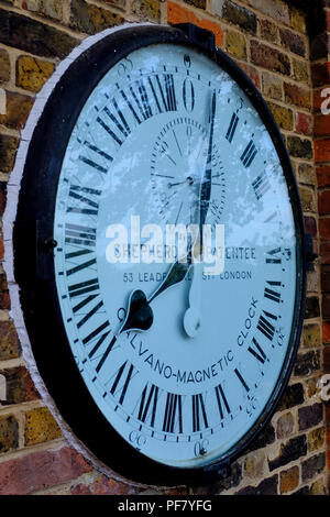 Royal Observatory Greenwich. Displaying the Shepherd Gate 24hr clock ...