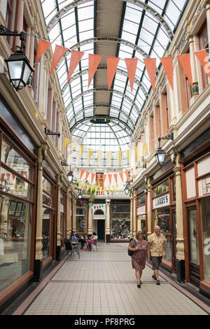 Shops in Hull town centre, Whitefriargate Stock Photo: 144748105 - Alamy