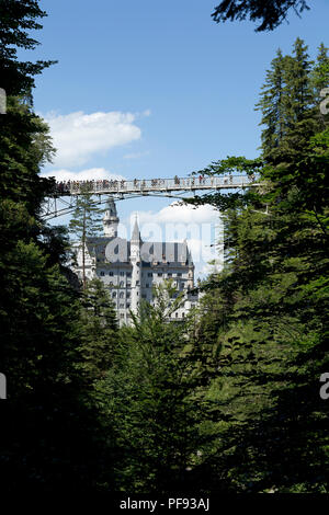 Tourists at the Marienbrücke (Mary's Bridge), a pedestrian bridge ...