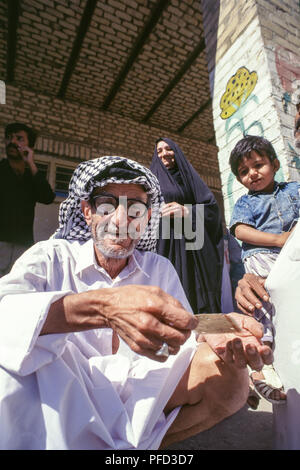 Baghdad, Iraq - 15 October 1995 - Iraqi voters at the polls during the ...