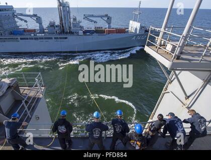 Type 702 Berlin class replenishment ship 'Frankfurt am Main' sails into ...