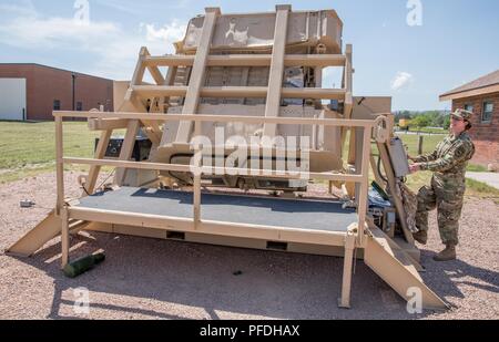 U.S. Soldiers with the 3650th Maintenance Company attached to the 169th ...