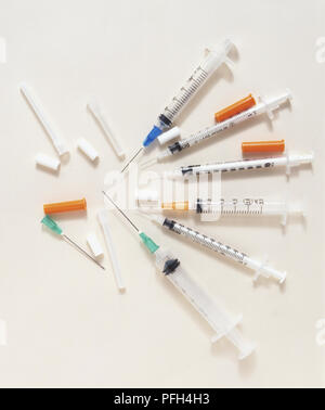 Syringes and drugs Stock Photo - Alamy
