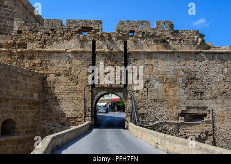 The Land Gate flanked by the Rivettina Bastion, or Ravelin and the ...