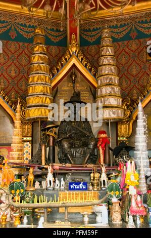Thailand: King Taksin statue, King Taksin shrine in the middle of ...