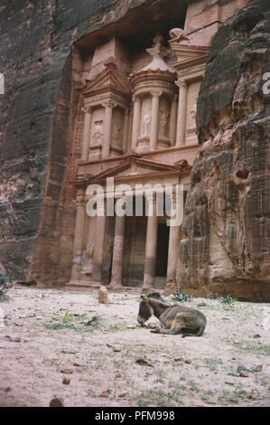 The ancient city of Petra in Jordan became one of the 7 New Wonders of ...