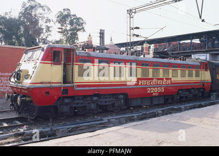 Diesel Engine Train Side Digest: Engine From GE Test Locomotive