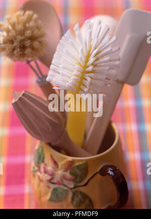 spatula and brush Stock Photo - Alamy
