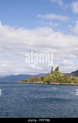 Caisteal Maol Kyleakin Isle of Skye Stock Photo - Alamy