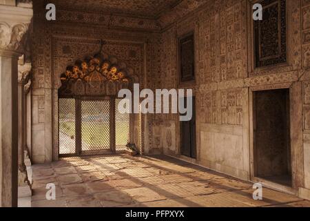 Interior of Khas Mahal at The Red Fort Complex in New Delhi Stock Photo ...