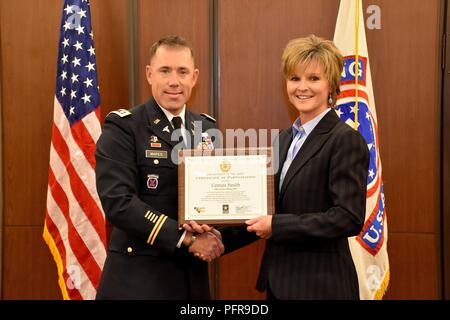 6th Medical Recruiting Battalion Commander, Lt. Col. Matthew Mapes ...