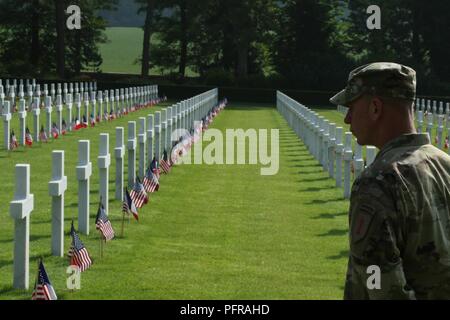 Command Sgt. Maj. Craig A. Bishop gives his final speech as the 1st ...