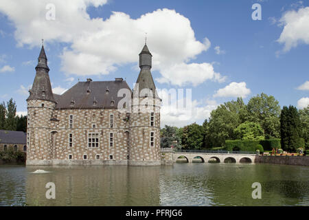 16th century Château de Jehay / Jehay Castle / Jehay-Bodegnée Castle at ...