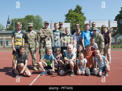 Soldiers of Headquarters and Headquarters Company, 218th Maneuver ...
