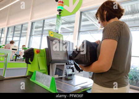 Asda checkouts, Asda supermarket, Asda, Bury St Edmunds, Suffolk UK ...