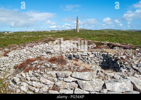 Ballowall Barrow Bronze Age burial chamber, Carn Glooze, Cornwall, UK ...