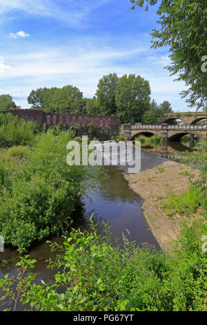 Norfolk Bridge and Midland Railway Viaduct span the River Don at Burton ...