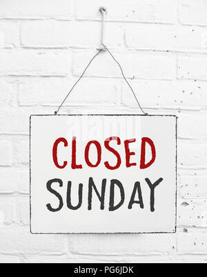 Text board closed on Monday banner not open sign for store Stock Photo ...