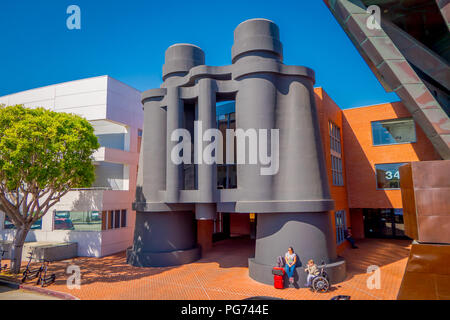 Chiat Day Building in Los Angeles by renowned architect Frank Gehry ...