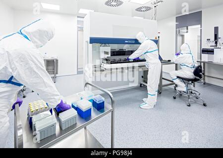 Samples of skin grafts in laboratory Stock Photo - Alamy